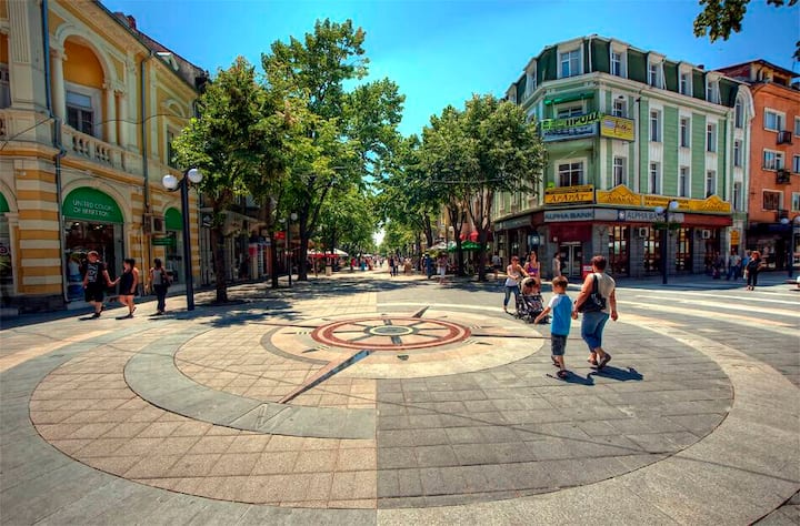 Cozy Apt In The Heart Of Burgas - Burgas