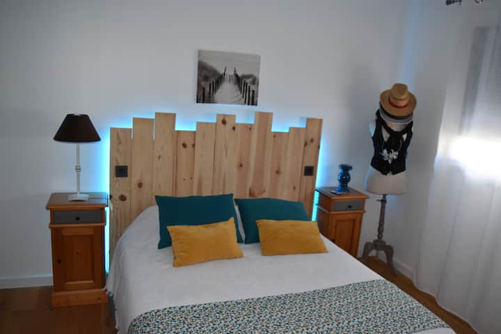 Chambre Avec Piscine Dans Maison Contemporaine - Cestas