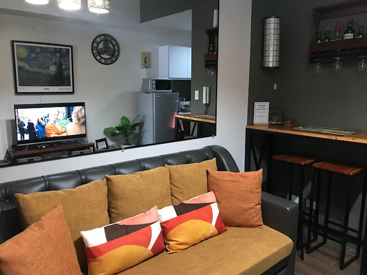 Cozy Resort Vibe Staycation In The Heart Of Makati - Makati