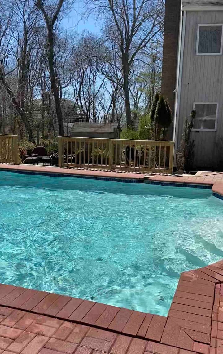 Walk To Gurneys, Pool, Sleeps 10. Pet Friendly! - Montauk, NY