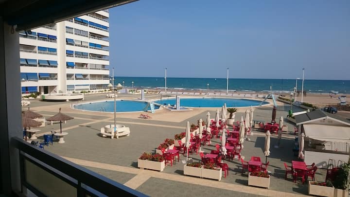 Apart En Urbanización De Primera Linea Con Piscina - Cullera
