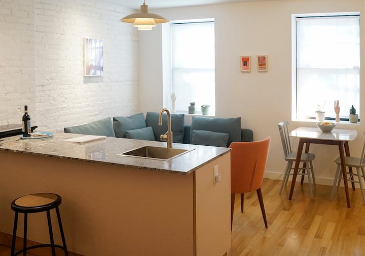 Clean, Pretty, Private South Williamsburg Studio - Brooklyn, NY
