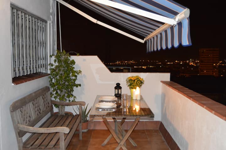 Fantastique Avec Terrasse Et Vue Sur La Ville. - Santa Coloma de Gramenet