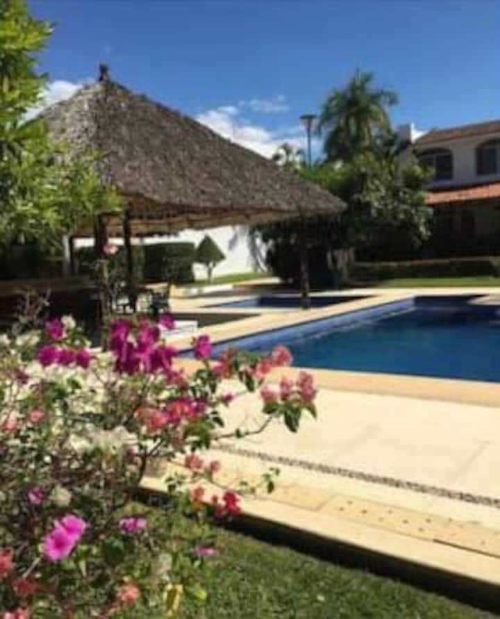 Ixtapa Hermosa Villa Cerca Del Mar - Zihuatanejo