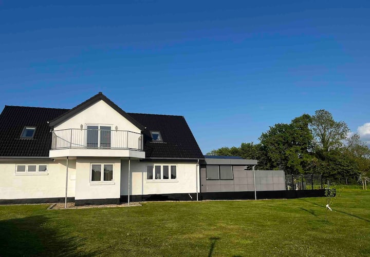 Villa Nær Gråsten Slot, Sønderborg Og Gendarmstien - Danska