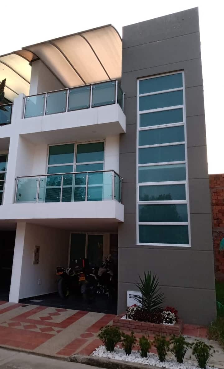 Casa Vacacional De Lujo En Fusagasuga, 10 Pax Vip - Fusagasugá