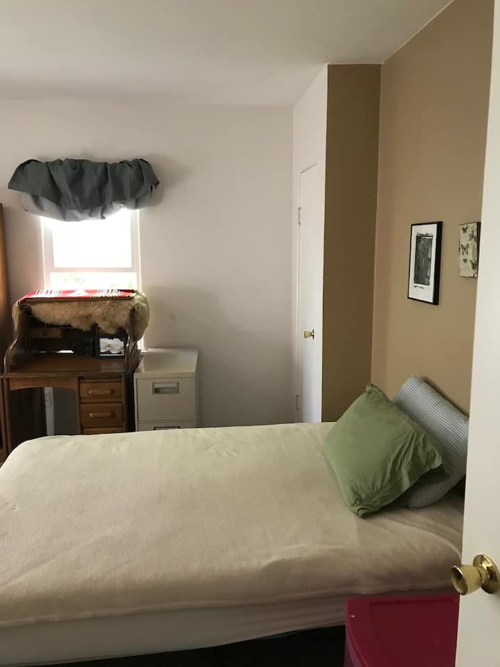 Overnight Crash Pad. - Helena, MT