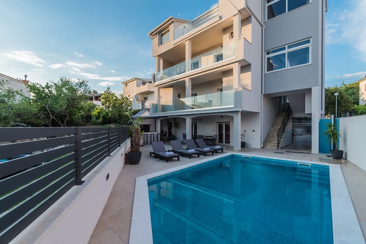 Noa-  Luxury  Apartment With Swimming Pool - Crikvenica