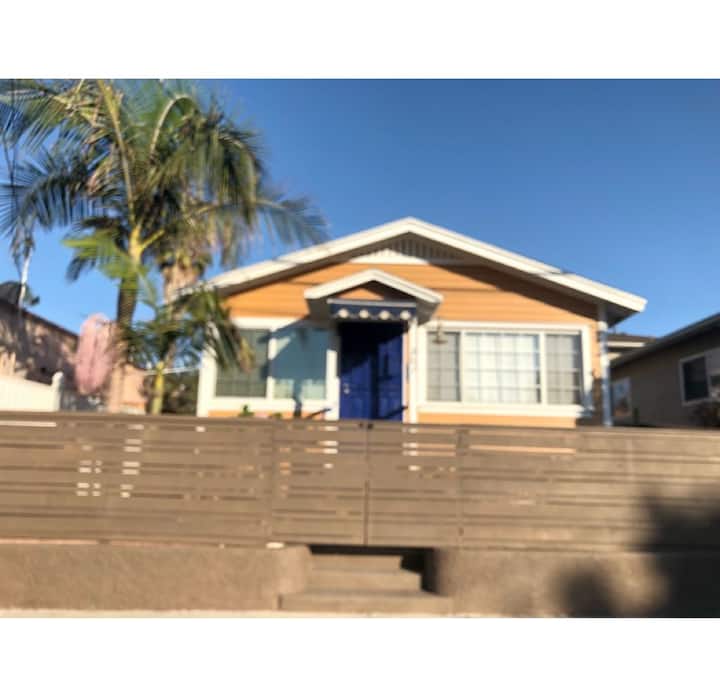 Cute Dwntwn Home  2 Blks Frm State St. & 6 Frm Bch - Santa Barbara, CA