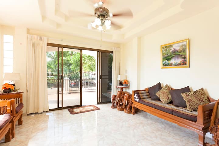 4 Bedrooms & 4 Bathrooms House - Chiang Mai