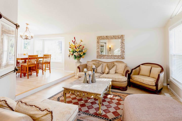 Eight Is Enough, 10 Min To Downtown Tacoma - State of Washington