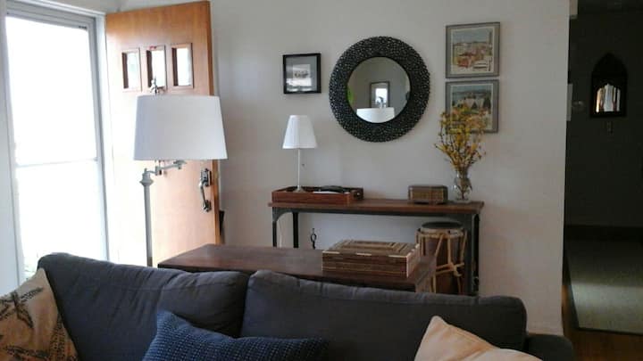 Homestead Hideaway - Lawrence, KS