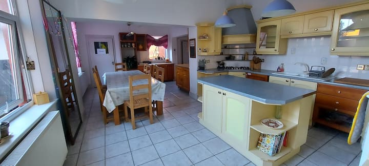 Spacious 1 Bedroom In A Victorian House With Lock - Abergele