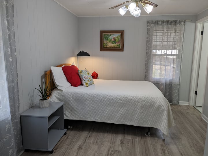 Private Room After Renovation. - Algonquin, IL