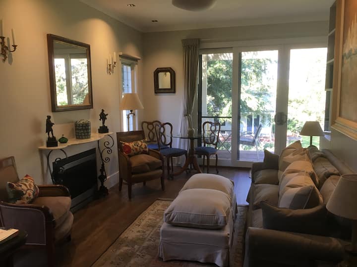 Luxuriously Appointed 2 Bedroom Hideaway In Bowral - Southern Highlands