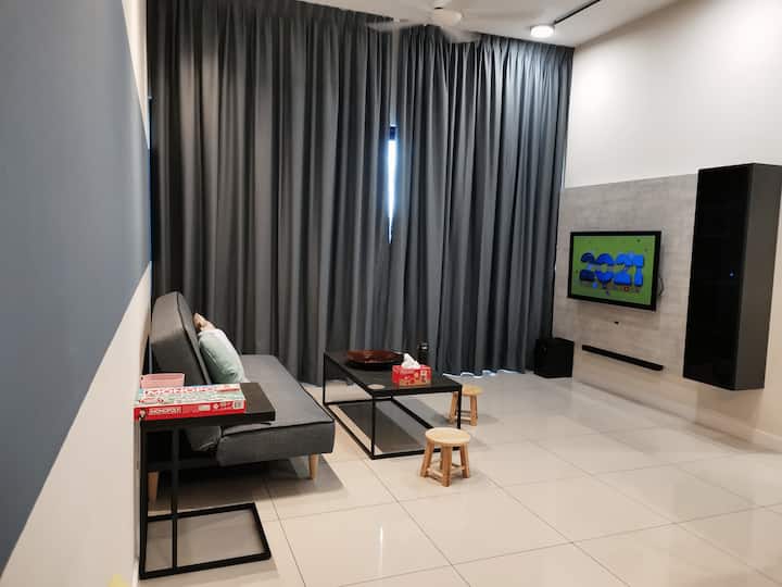 Cozy, Clean Puchong Service Appartment 5 -7pax - Puchong