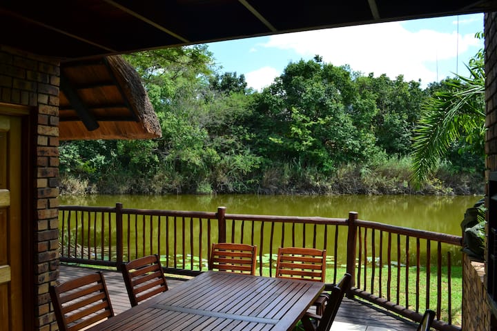 Holiday House Hazyview For 2 - 6 Persons With 3 Bedrooms - Twin House - Hazyview
