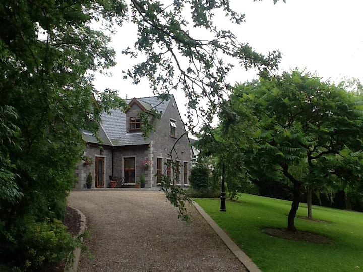 Glaslough  Old World Charm - Monaghan