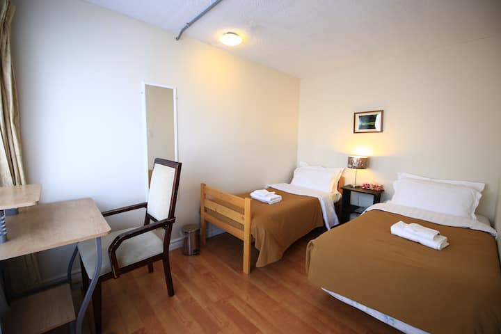 Downtown 2 Beds Room With Door Lock - Yellowknife