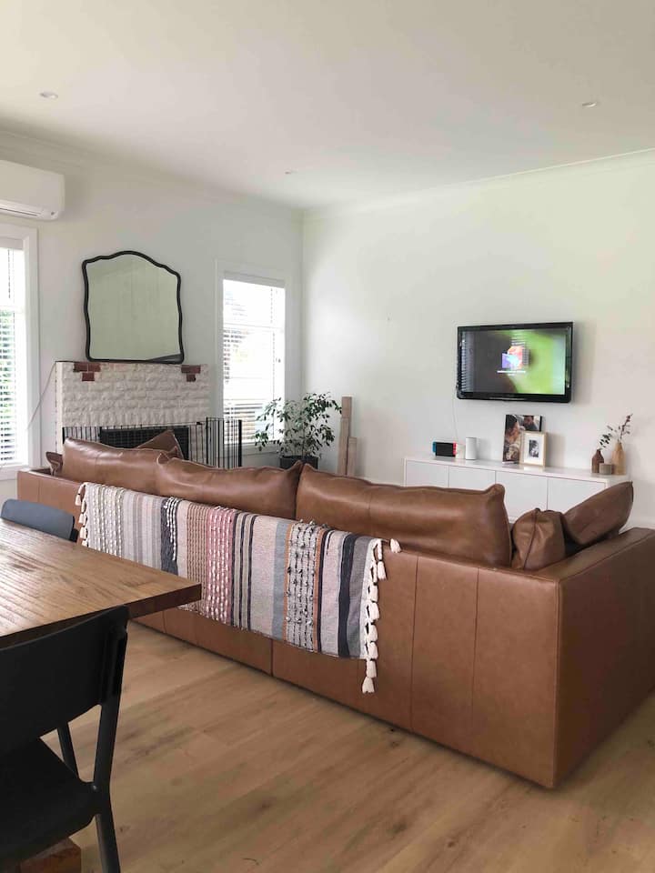 Large Home, Central Location - Gisborne
