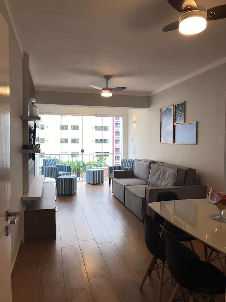 Charmoso Apto Com Serviço De Praia Na Pitangueiras - Guarujá