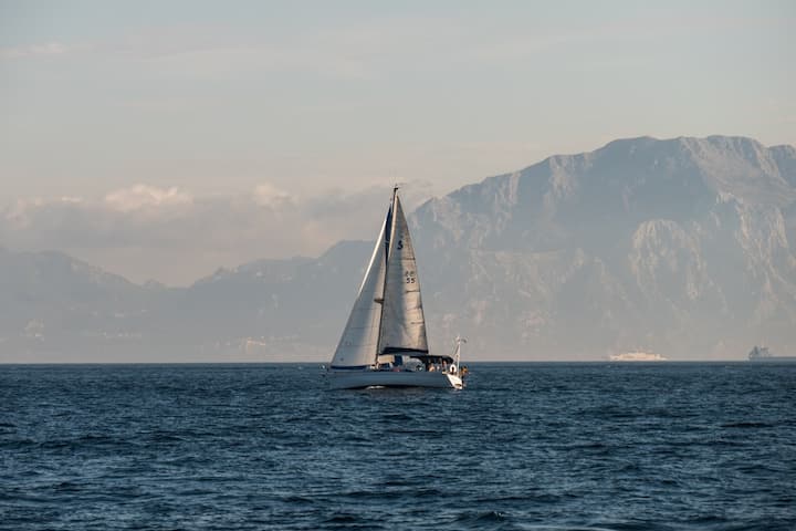 Cómodo Velero De 12 Mts - San Roque
