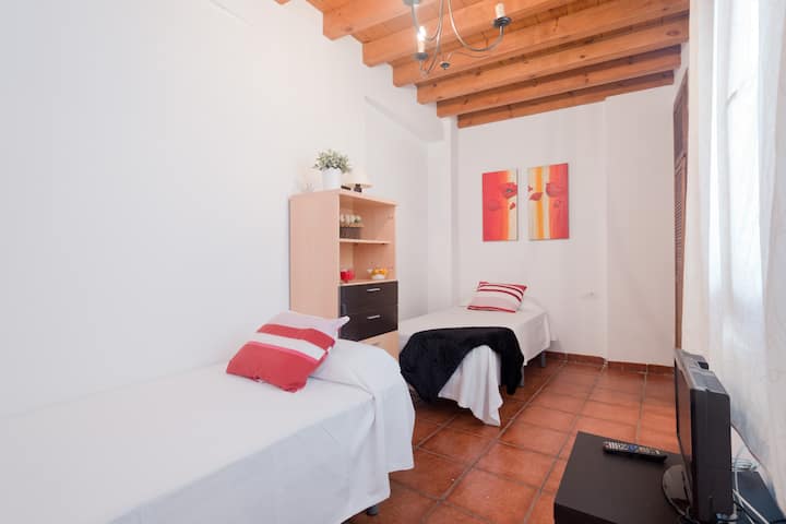 Alhambra Nest 3 - Grenada