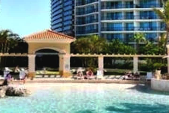 Holiday Haven - Paradise And Amenities Galore - Surfers Paradise