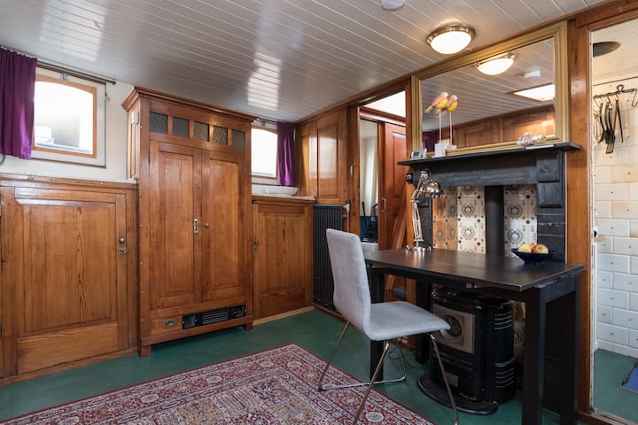 Historical Houseboat | City Center - Ámsterdam