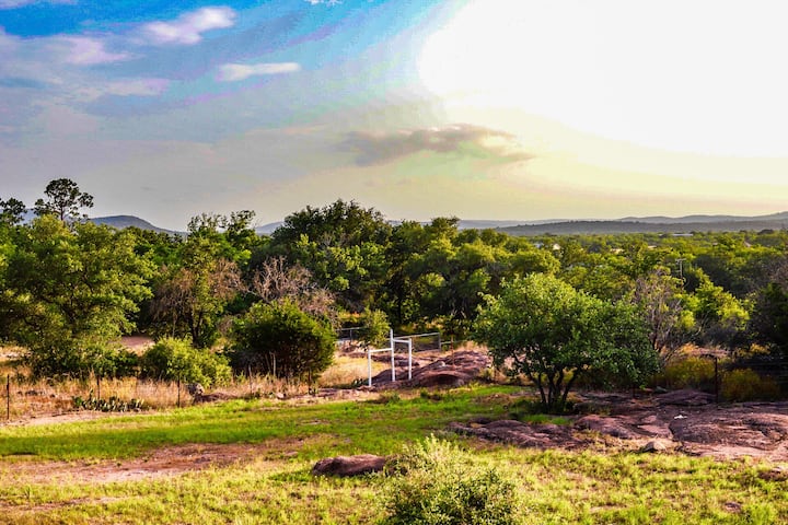 Cabins At The Slab - Kingsland, TX