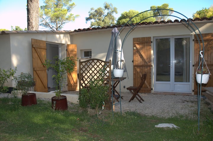 Fréjus, Studio, Dans Une Pinède, Proximité Centre - Lac de Malpasset
