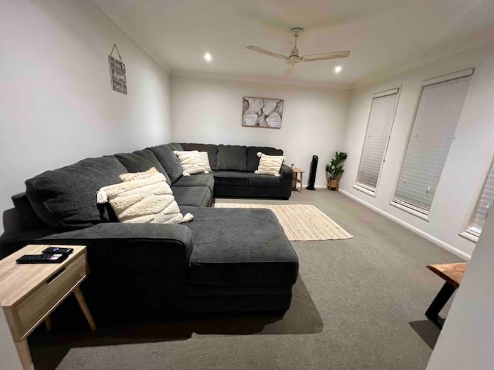 Sandstone Point Big Family Pet Friendly Home - Beachmere
