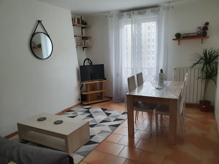 Joli Deux Pièces Au 14ème Arrondissement à Paris - Paris