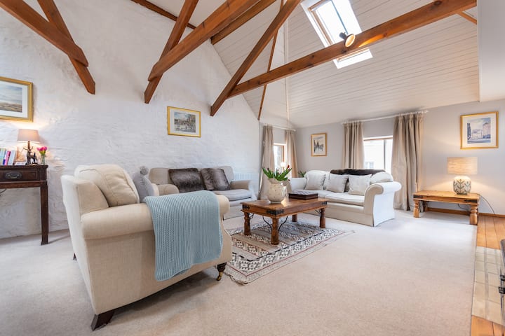 The Converted Stables - A Characterful Mews House - Edinburgh, UK