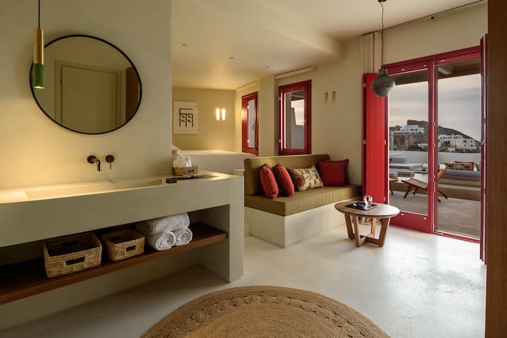Potnia Master Spa Suite With Two Pools & Jacuzzis - Santorini