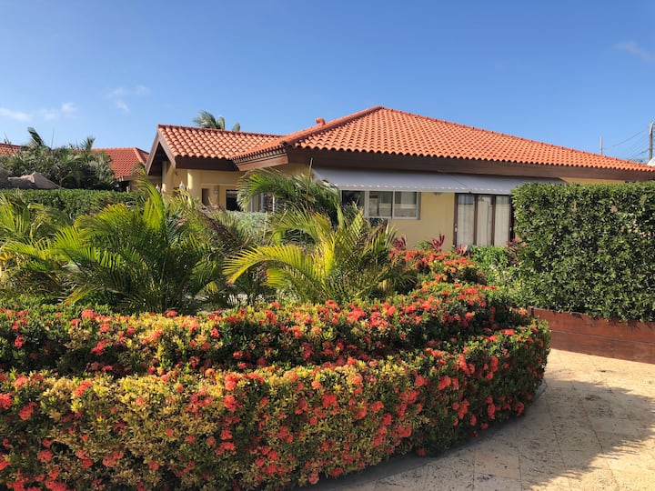 Coco Garden Villas “La Joya Villa” Near Beach - Aruba