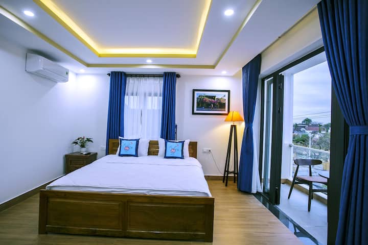 Cozy Double Room With Balcony And City View - Hội An