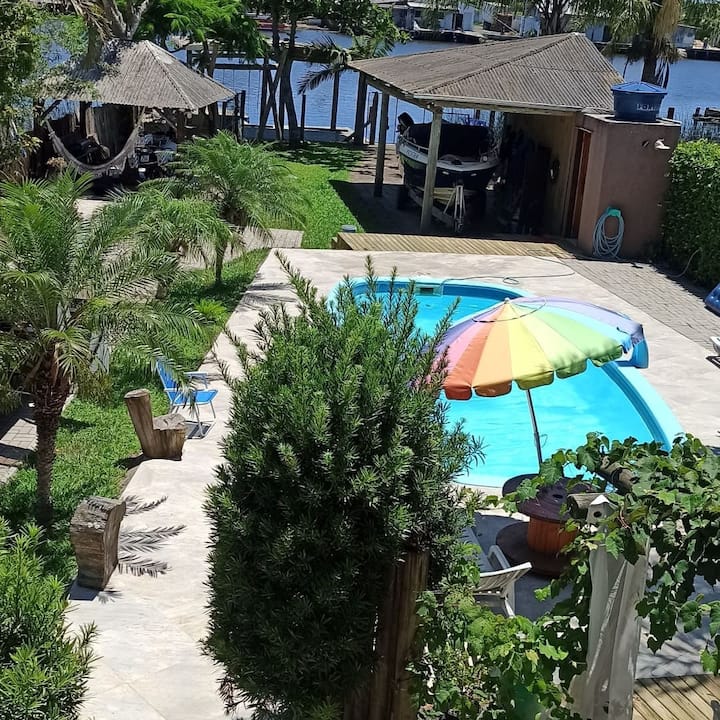 Casa C/piscina Aquecida Em Torres Na Beira Do Rio - Torres