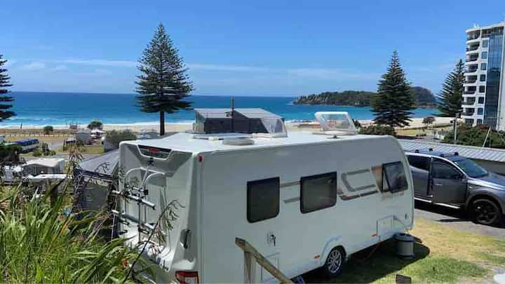 Freedom Fighter On-site At Mt Maunganui Campground - 芒格努伊山