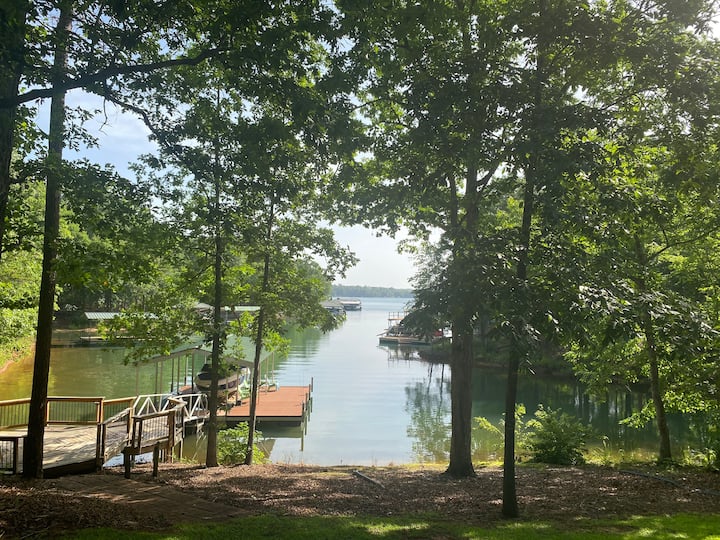 Lake House Getaway - Seneca, SC