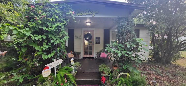 Downtown Orlando Cottage All To Yourself - Orlando, FL