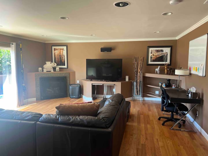 Entire Suite-large 1br/1ba Oakland Hills Retreat! - San Leandro, CA