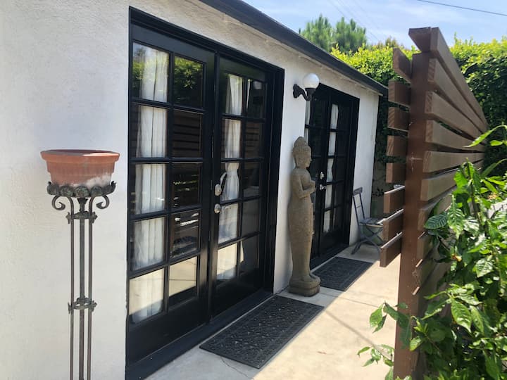 Private Peaceful Guest Studio - Hollywood, CA