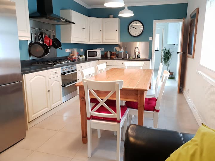 Comfortable House That's Close To The City Centre. - Cardiff