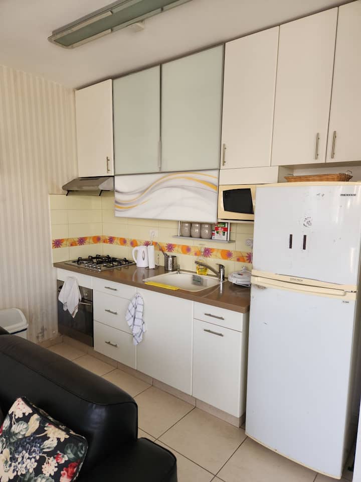 דירה יפה ליד הנמל והים בבנין עם מקלט - Tel Aviv-Yafo