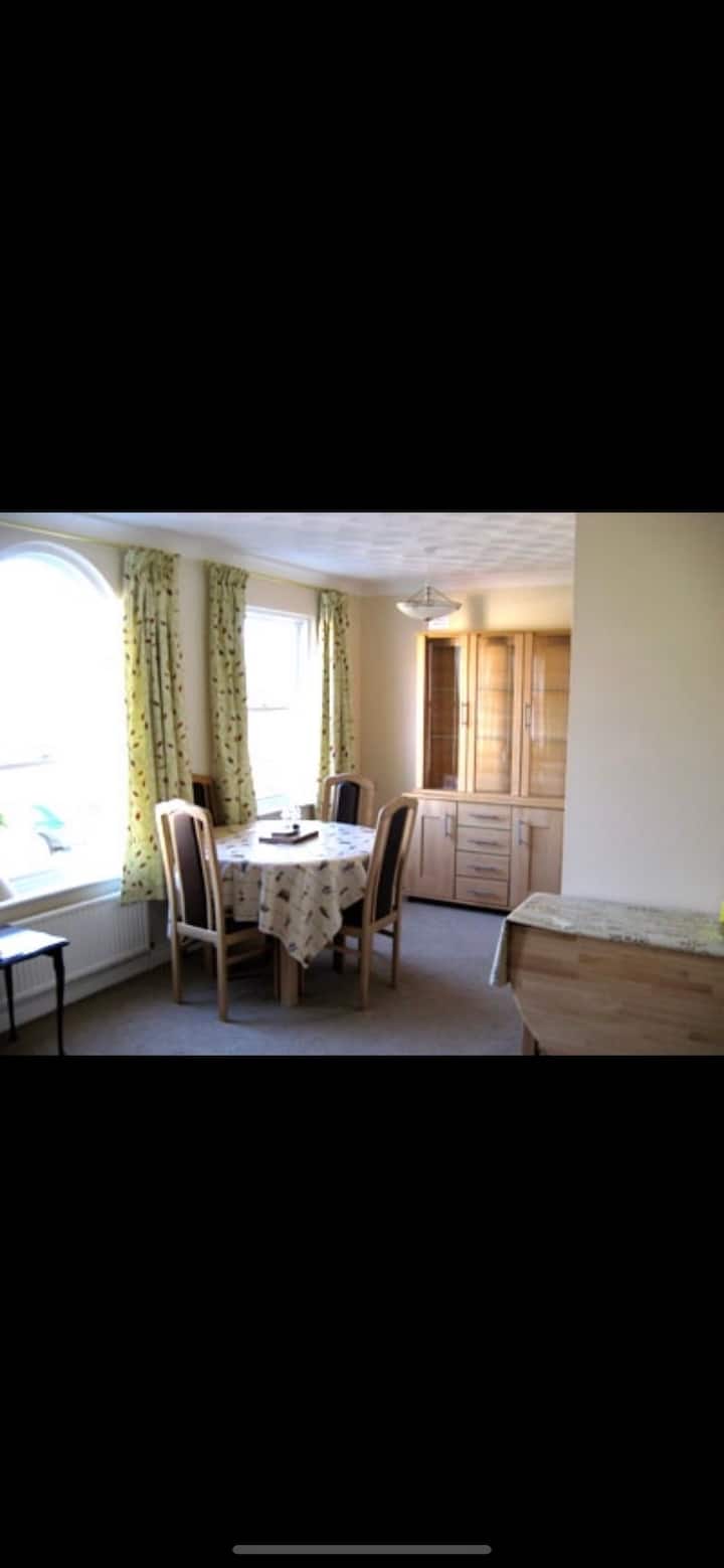 2 Bedroom Apartment - Newmarket