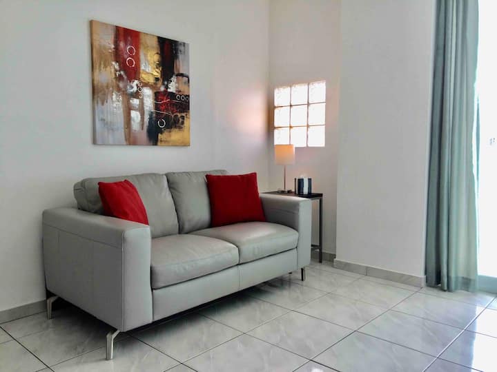 Sea View, Steps Marriott & Laconcha Hotel, Parking - San Juan, Puerto Rico