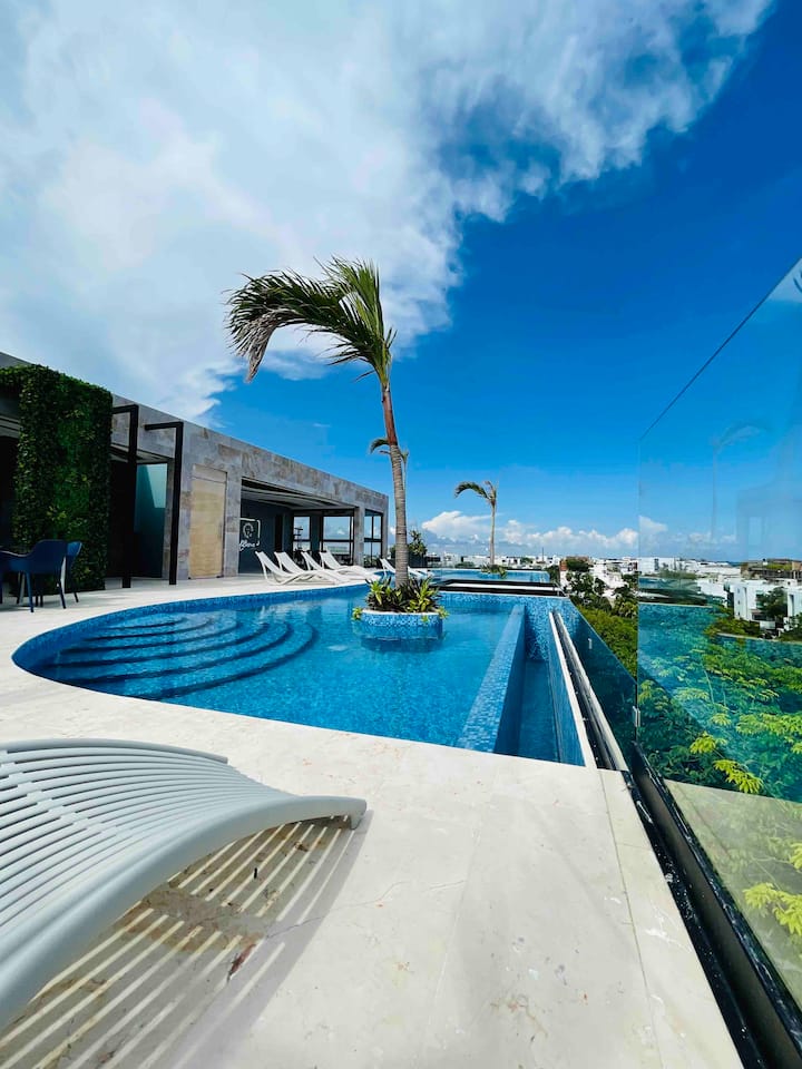 Studio Apartment, Amazing Ocean Views On Rooftop, Walk To The 5th And The Beach! - Playa del Carmen