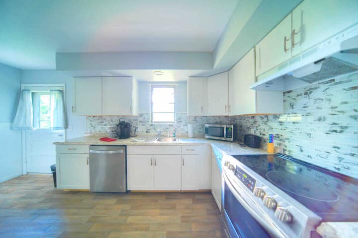 “The Nurse’s Niche” <1mi From Mosaic *Brand New* - Saint Joseph, MO