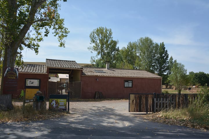 Gîte 6 Personnes Dans Centre éQuestre - Aveyron
